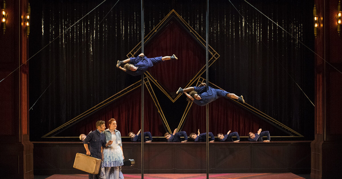 Le Cirque Éloize vous invite à l’Hotel ! | SPEC